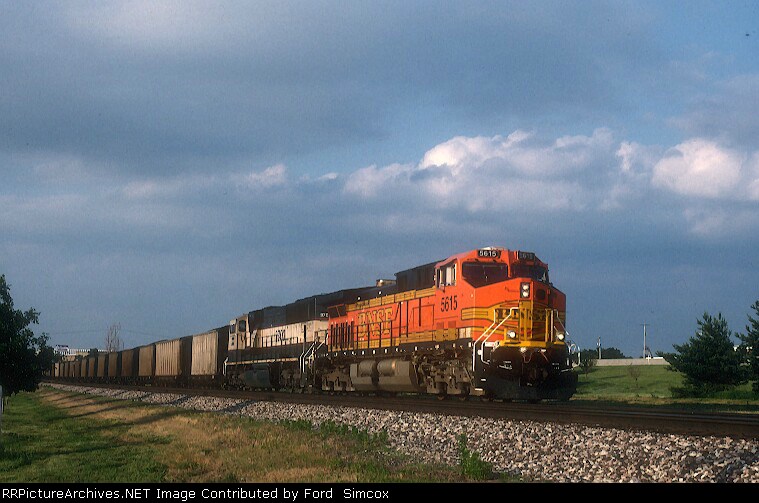 BNSF 5615 @ Ridgeview Road